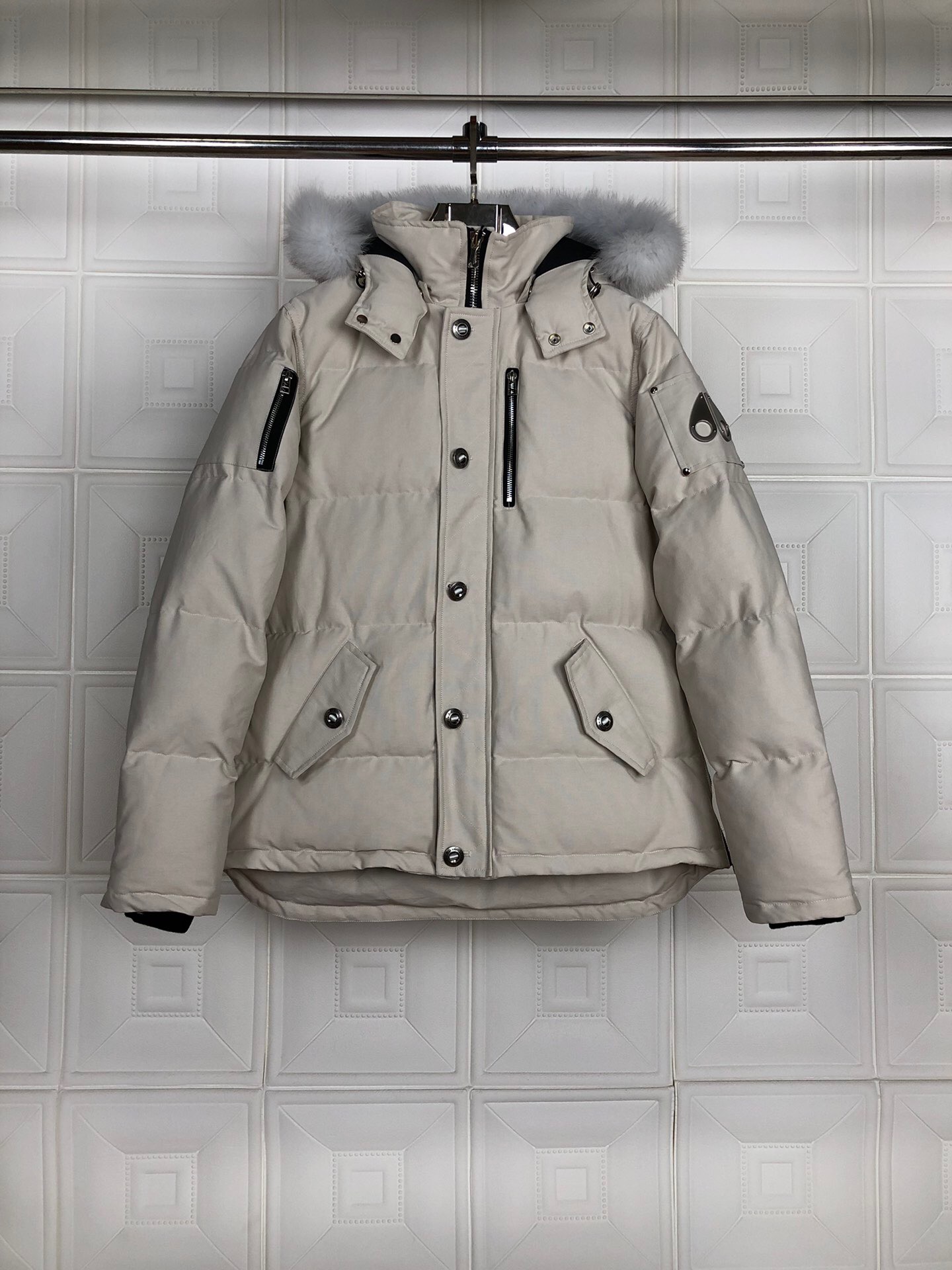 Buy Replica Moose Knuckles Men's 3Q Puffer Jacket Beige / White Fox Fur ...